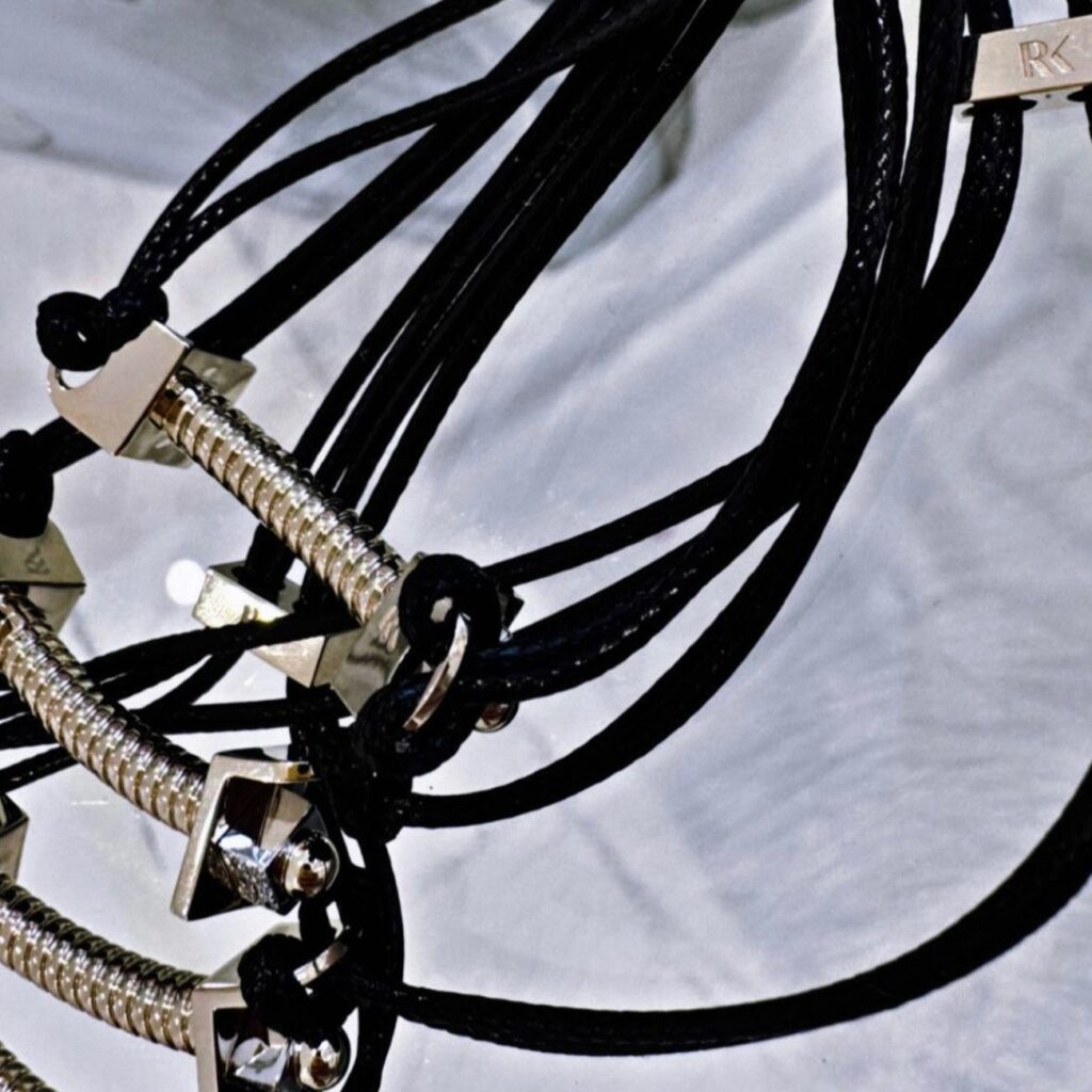 NECKLACE CORD VERSUS - Rainbow K